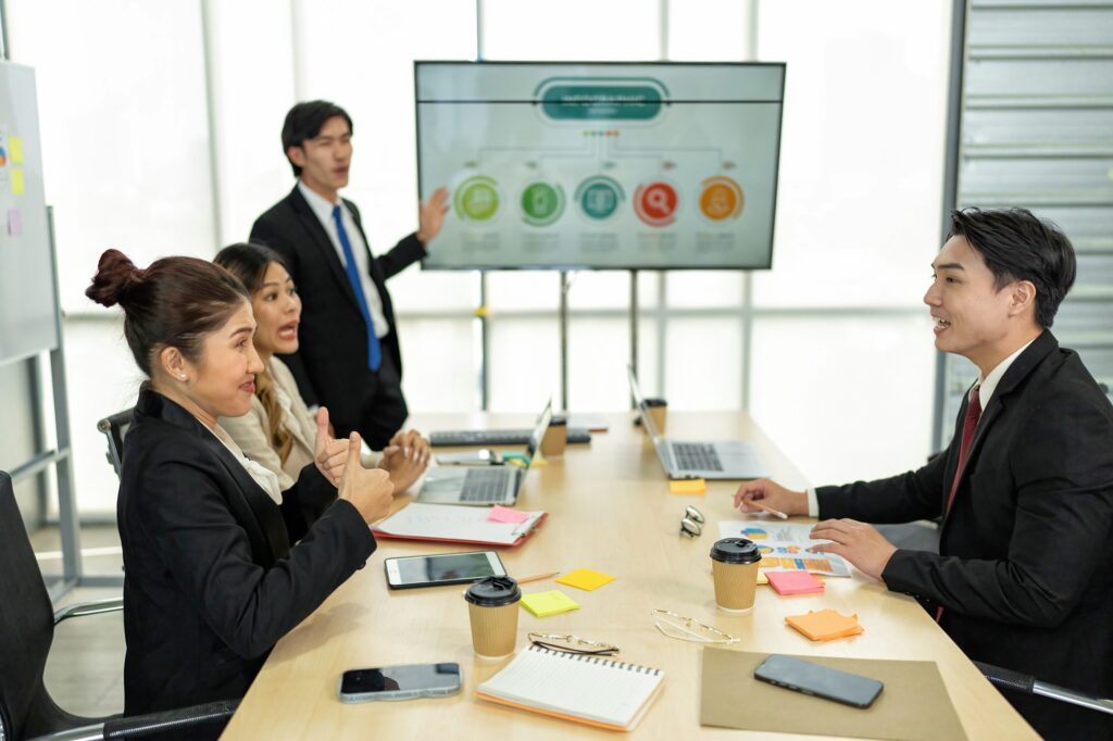 Playing PowerPoint on TV from USB | Expert Slides